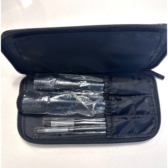 Mary Kay | Makeup | Mary Kay Essential Brush Collection Set 4 Brushes ...
